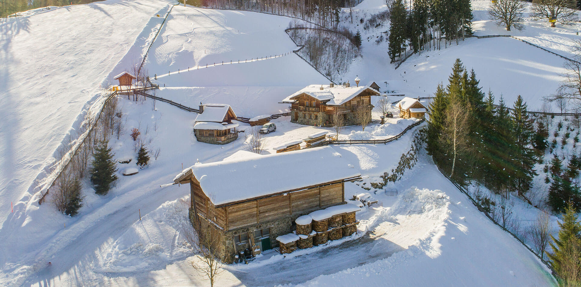 Urige Almhütten am Hauser Kaibling, Steiermark, an der Skipiste